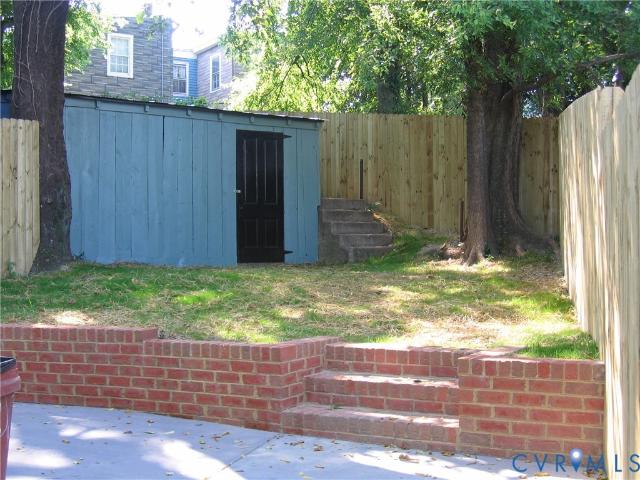 2203 Jefferson Avenue