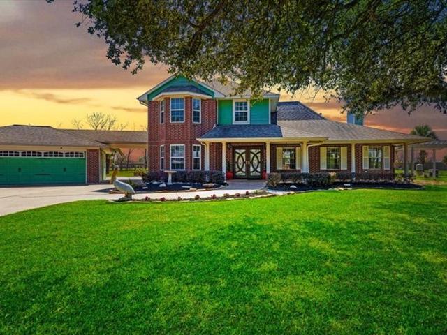 2203 Lomax Dr, La Porte, TX 77571
