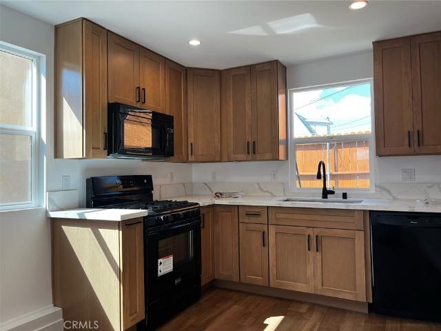 2203 W 73rd