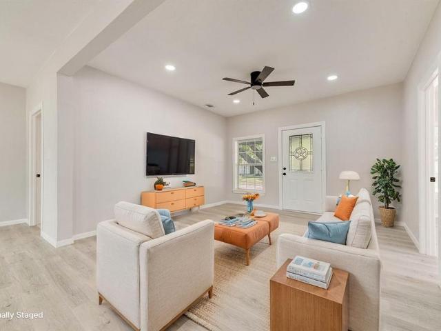 2203 Wesley Street