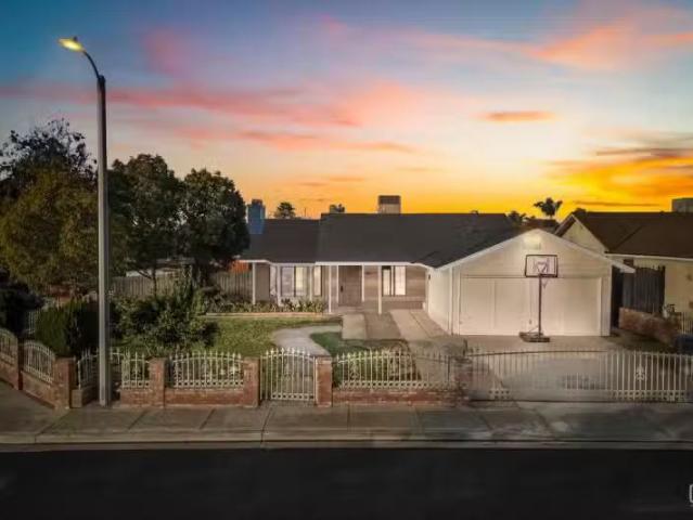 2203 19TH AVE, DELANO, CA 93215