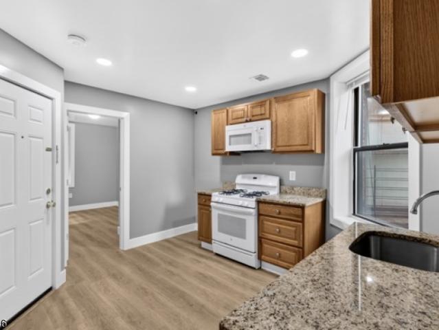 220 3rd St # 17