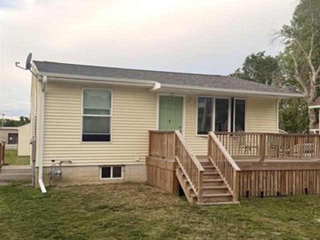 220 12th St SE, Mason City, IA 50401