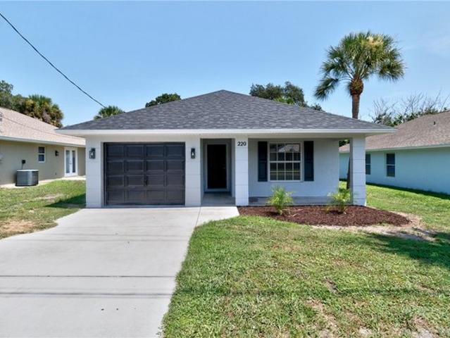 220 13th St SW, Vero Beach, FL 32962