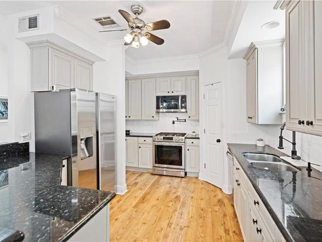 220 18Th Street