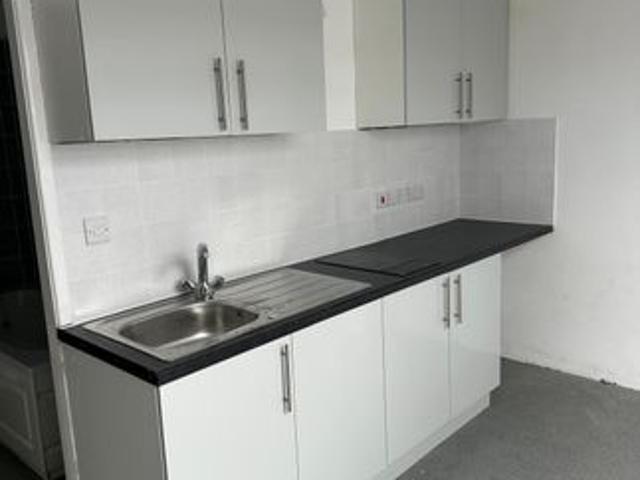 220 202, City Road, Bradford, West Yorkshire BD8, studio to rent 67524406 | PrimeLocation