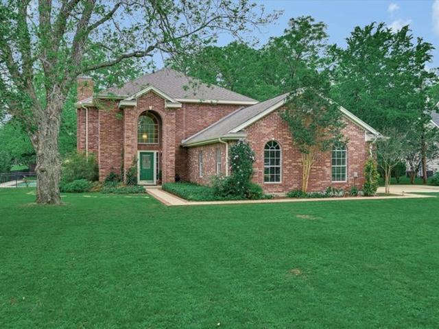 220 2 Mile Ln, Smithville, TX 78957
