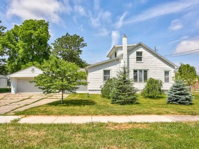 220 33rd St, Bay City, MI 48708