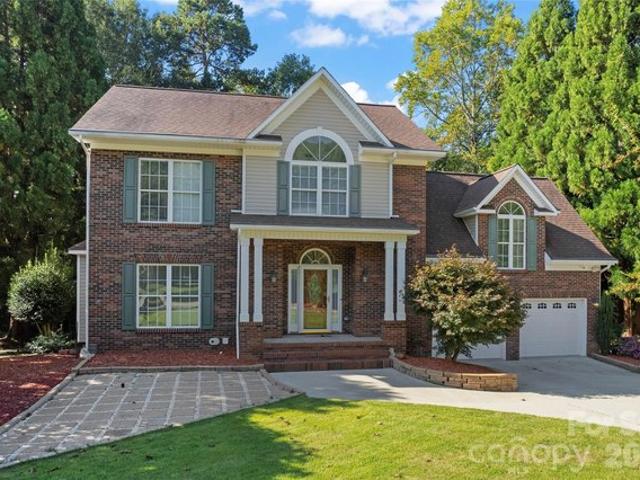 220 35th Ave NE, Hickory, NC 28601