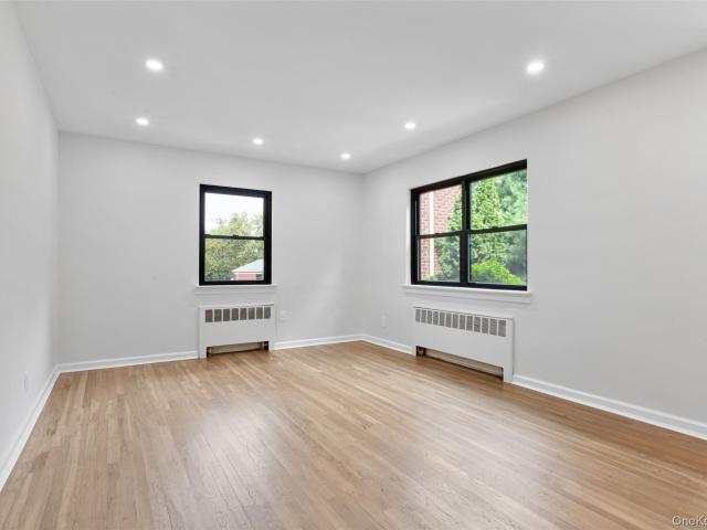 220 7 th Avenue 1st Flr