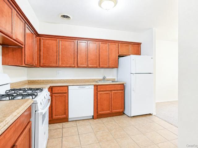 220 8 th Avenue 203