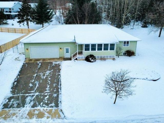 220 8th Ave, Edgar, WI 54426