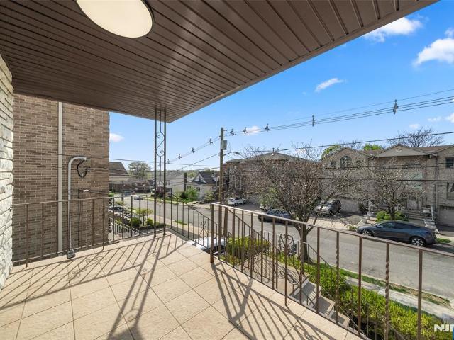 220 8th Street