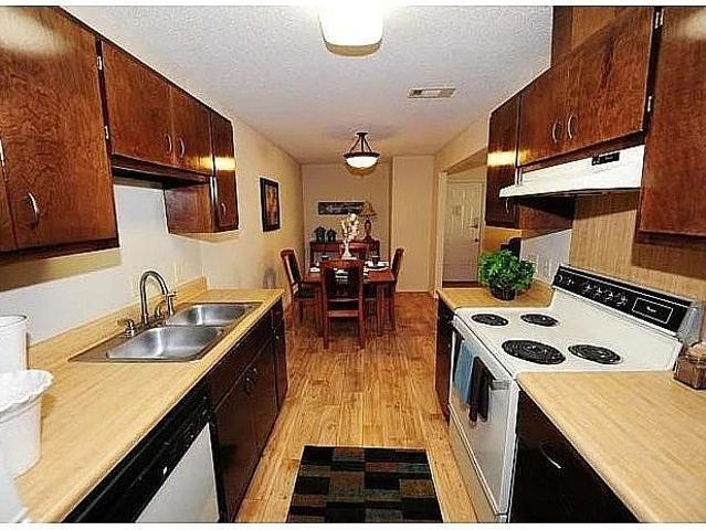 220 Covington Ave, Thomasville, GA 31792