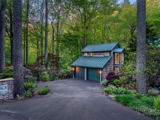 220 Cobble Creek Lane
