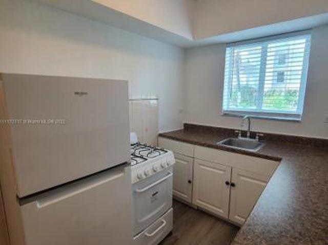 220 Collins Ave #6A Miami Beach, FL 33139