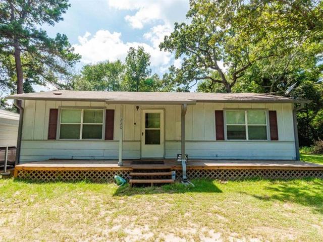 220 Carri Dr, Bullard, TX 75757