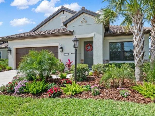 220 Cassano Dr, Nokomis, FL 34275