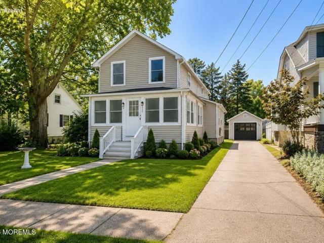 220 Chatham Ave, Oakhurst, NJ 07755