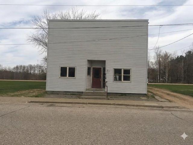 220 Clark St, Hatley, WI 54440