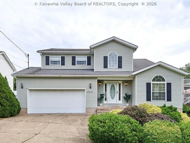 220 Crestview Dr, Charleston, WV 25302