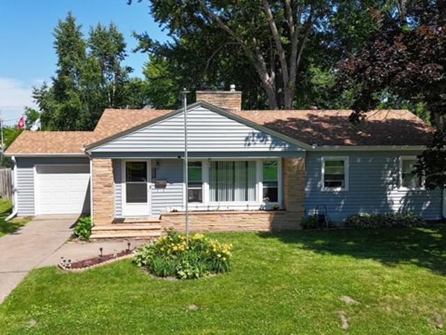220 Cypress St S, Cambridge, MN 55008