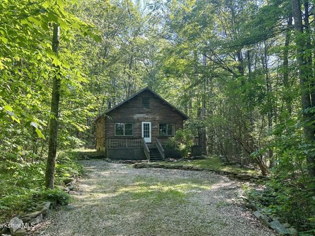 220 Antelope Dr, Lee, MA 01238