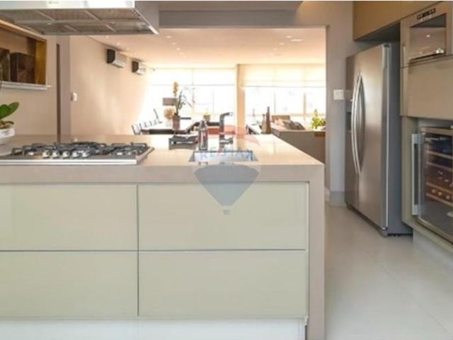 220 Área Útil Apartamento Alugar, 3 Dormitórios localizado em Higienópolis, São Paulo, São Paulo, 01240001 | Brasil