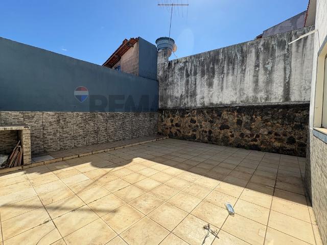 220 Área Útil Casa de Condomínio Alugar, 3 Dormitórios localizado em Rua Professor Teocrito Batista, 113 Condomínio Residencial Recanto das Mangueiras Caji, Lauro de Freitas, Bahia, 42721810 | Brasil