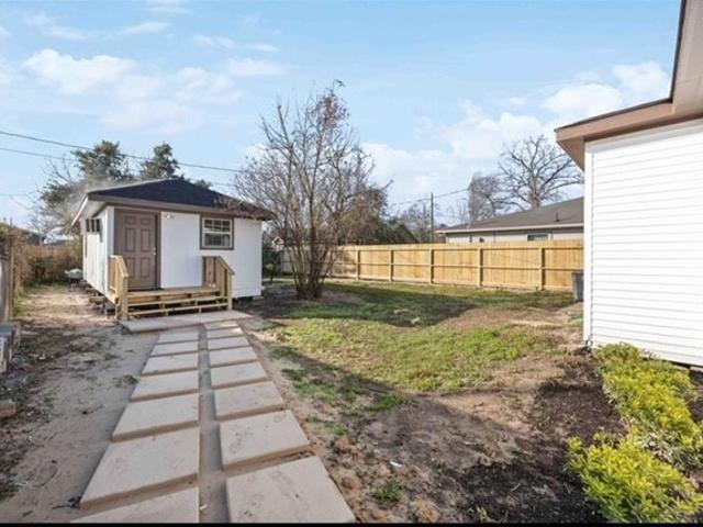 220 Armstrong St, Houston, TX 77029 | MLS #97697 | Compass