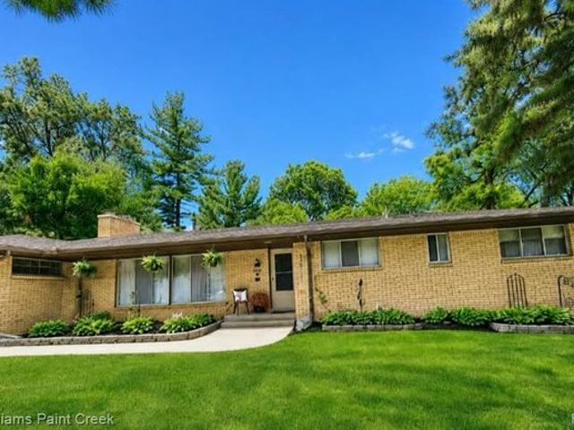 220 Boyken Rd, Rochester Hills, MI 48307