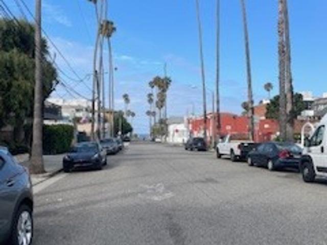 220 Bay St