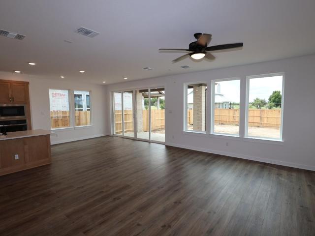 220 Bloomington Loop