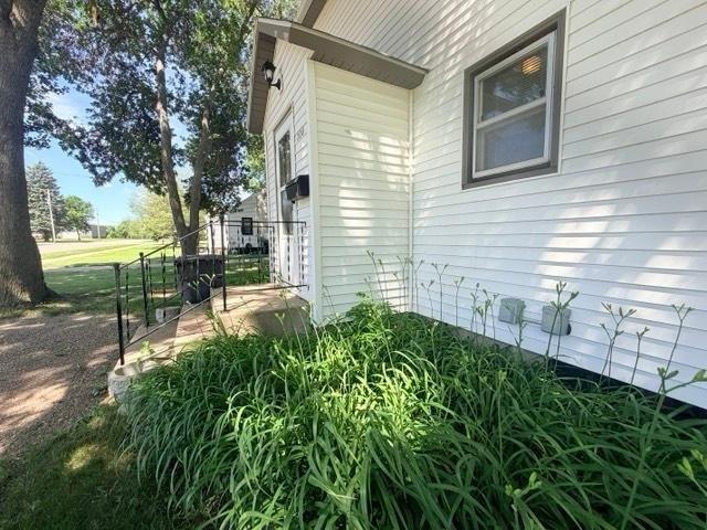 220 Grace Ave, Iona, MN 56141