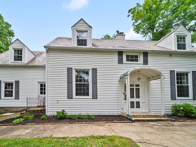 220 Grand Ave