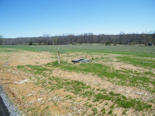 220 Daniel Ln, Westmoreland, TN 37186