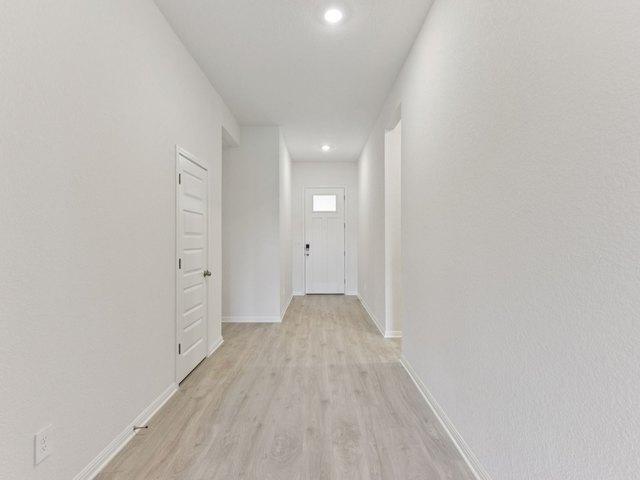 220 Divisadero Dr, Hutto, TX 78634