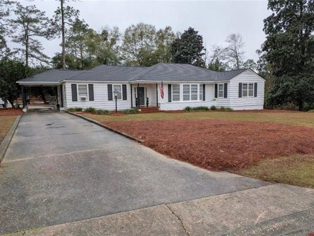220 Dixie Dr, Moultrie, GA 31768