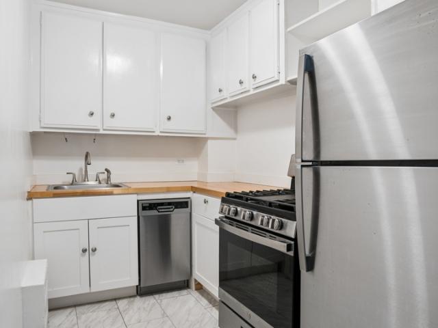 220 E 57TH Street 4H