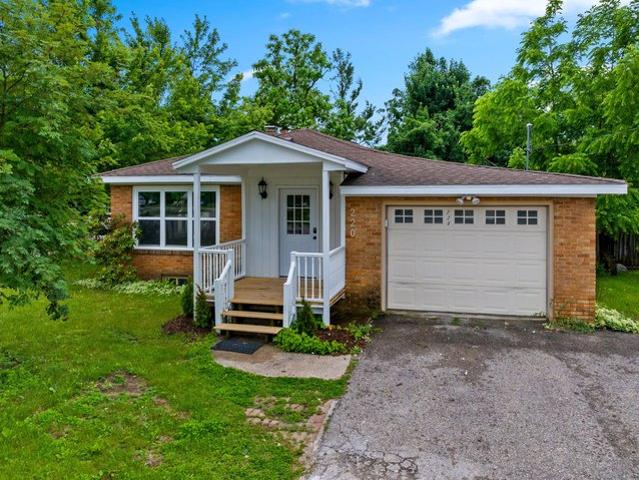 220 E 2nd St, Gaylord, MI 49735