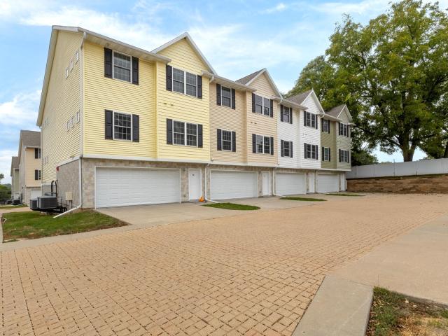 220 E 37TH Street