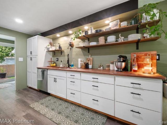 220 E 3rd Street