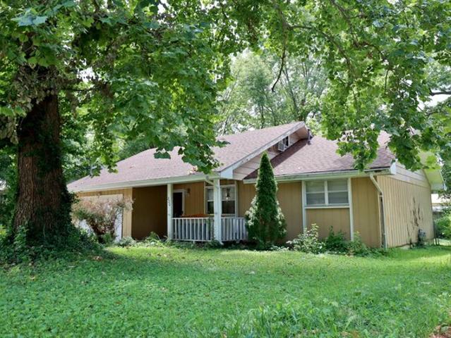 220 E Berkeley St, Springfield, MO 65807