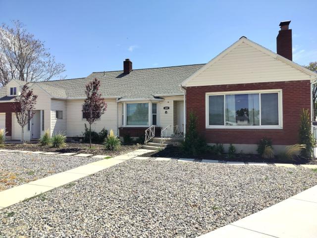 220 E Greenwood Ave