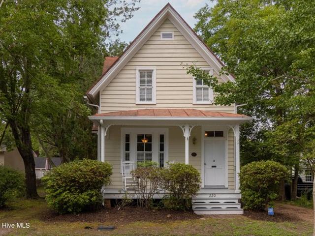 220 E King St, Edenton, NC 27932