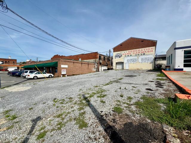 220 E Madison Ave