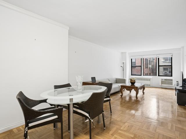 220 East 54th Street, New York, NY