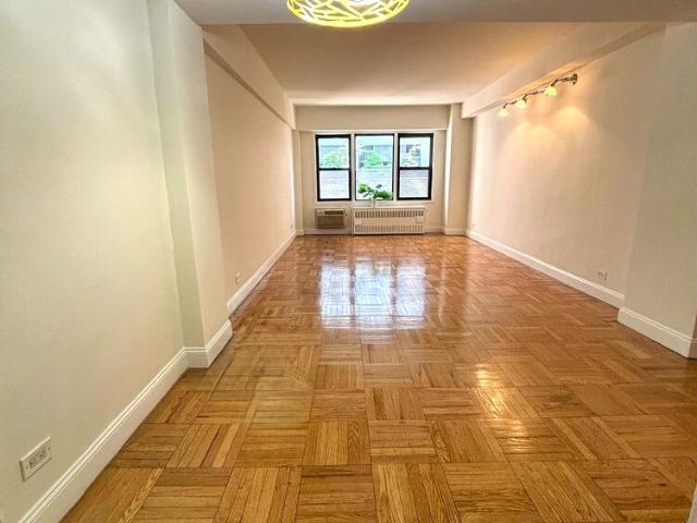 220 East 54th Street, New York, NY