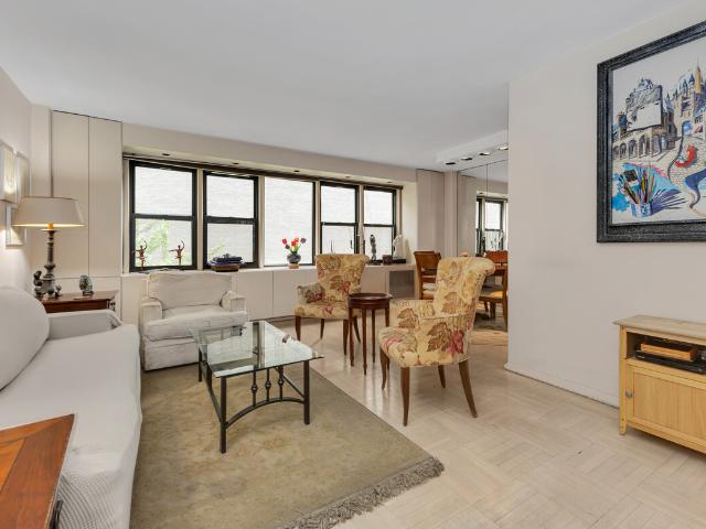 220 East 54th Street, New York, NY