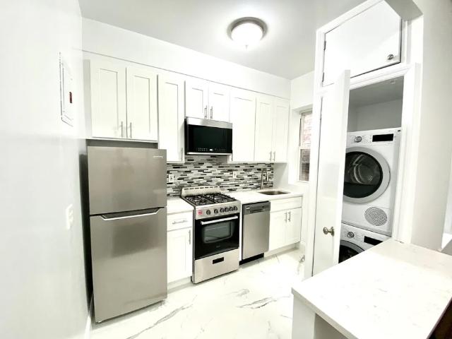 220 East 36th Street, New York, NY